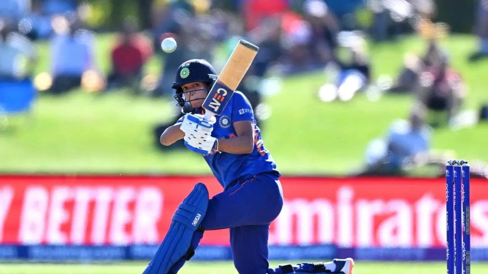 Harmanpreet Kaur achieves rare milestone vs England; join hands with ...